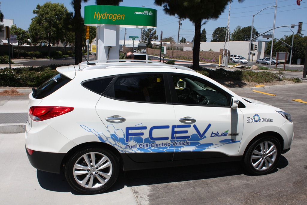 Fuel Cell Electric Vehicles (FCEVs) Likely to Take to the Road Soon ...